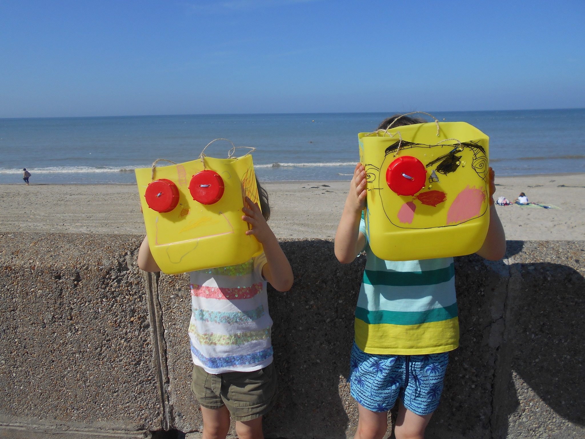 Les bidons du Beach Art Festival 2019 - Posca - Posca