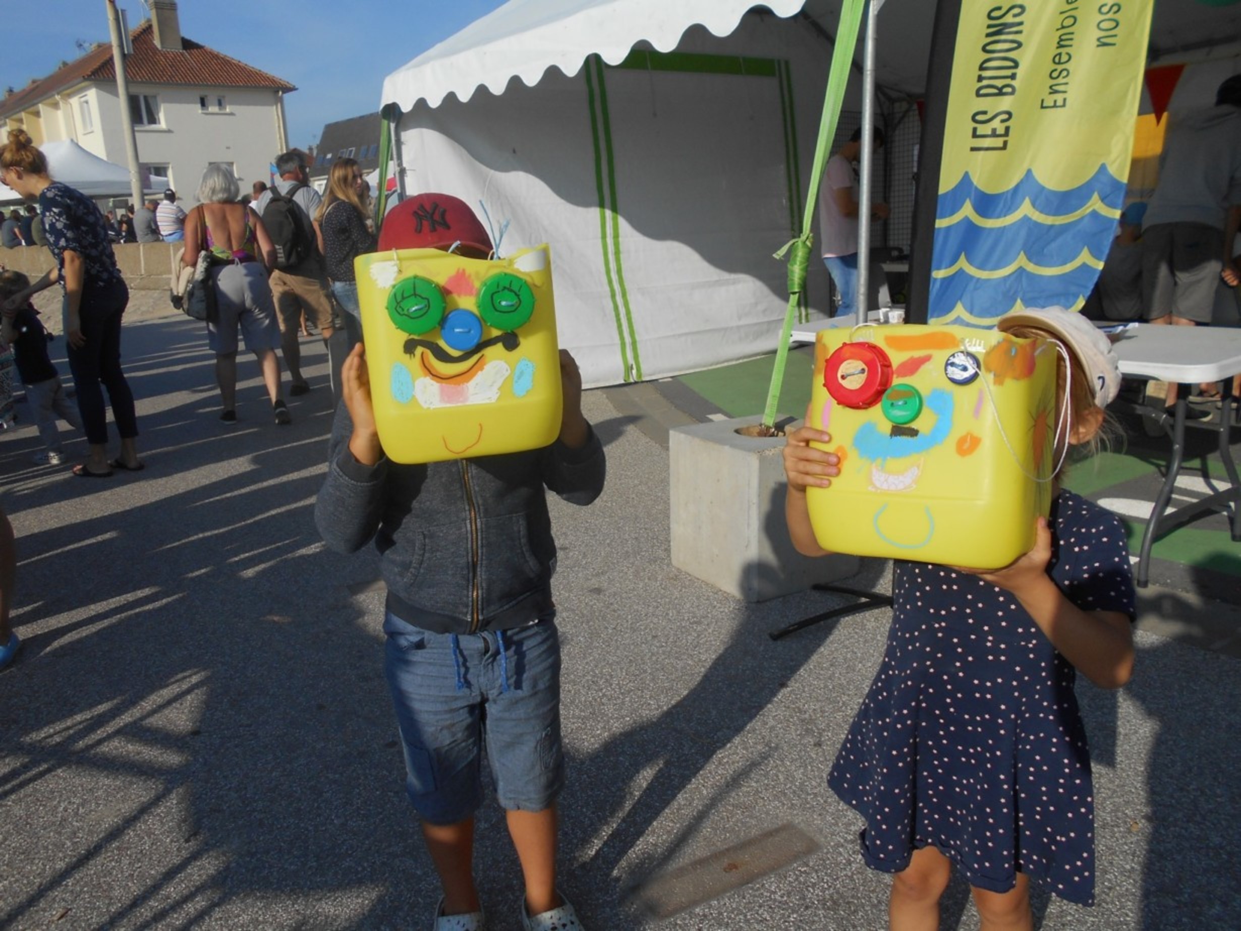 Les bidons du Beach Art Festival 2019 - Posca - Posca