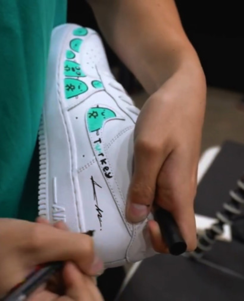 CUSTOMISED SNEAKERS GALORE WITH ZHC - Posca - Posca